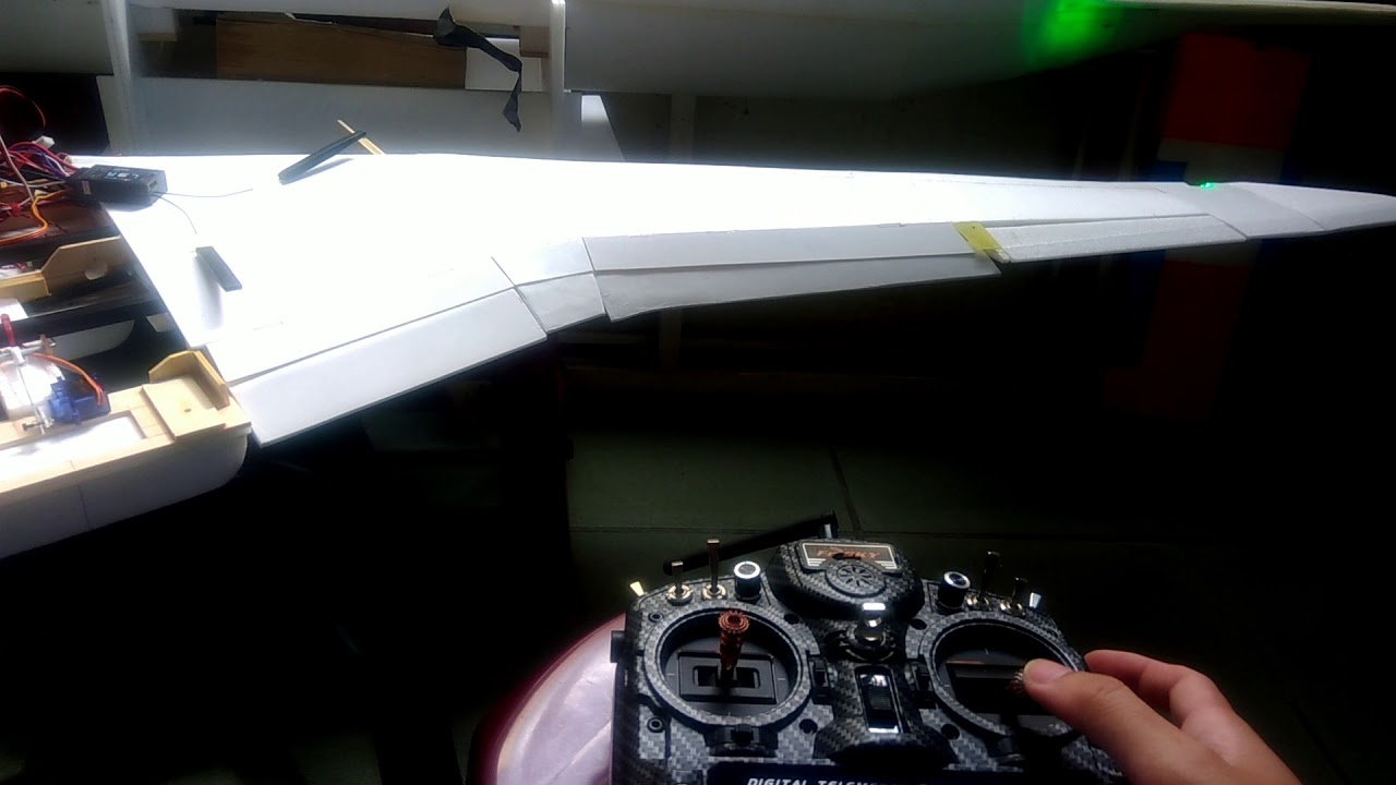 Boeing 787 flaps - YouTube