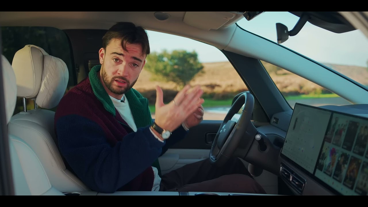 Famous car channel reviews China's ideal MEGA: a technological luxury ...