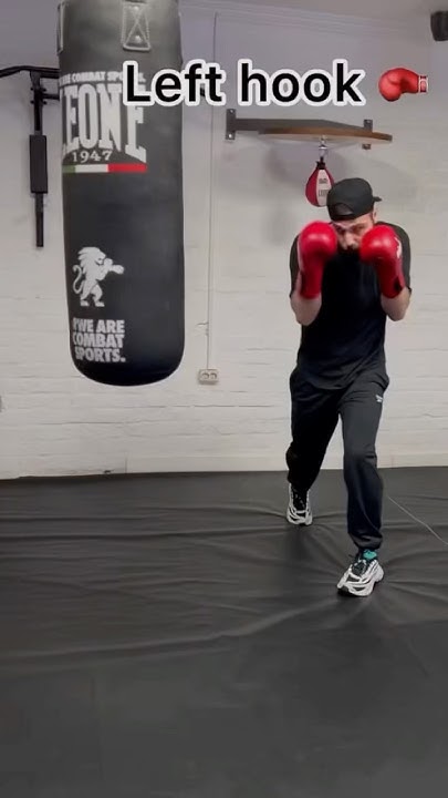 Left hook ☠️ #boxing #boxingcoach #boxingtraining #lefthook #powerfulpunch #knockout - YouTube