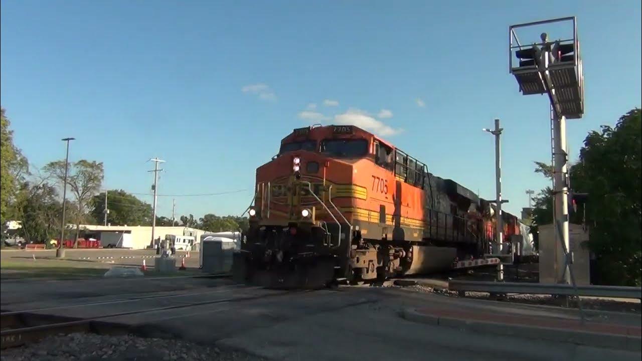 BNSF #7705 Leads EB Mixed Freight. Olathe, KS 9/14/24 - YouTube
