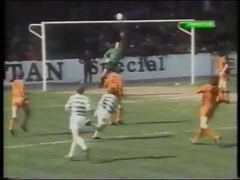 Dundee United V Celtic (0-2)  13 APRIL 1974 - Young David Narey etc