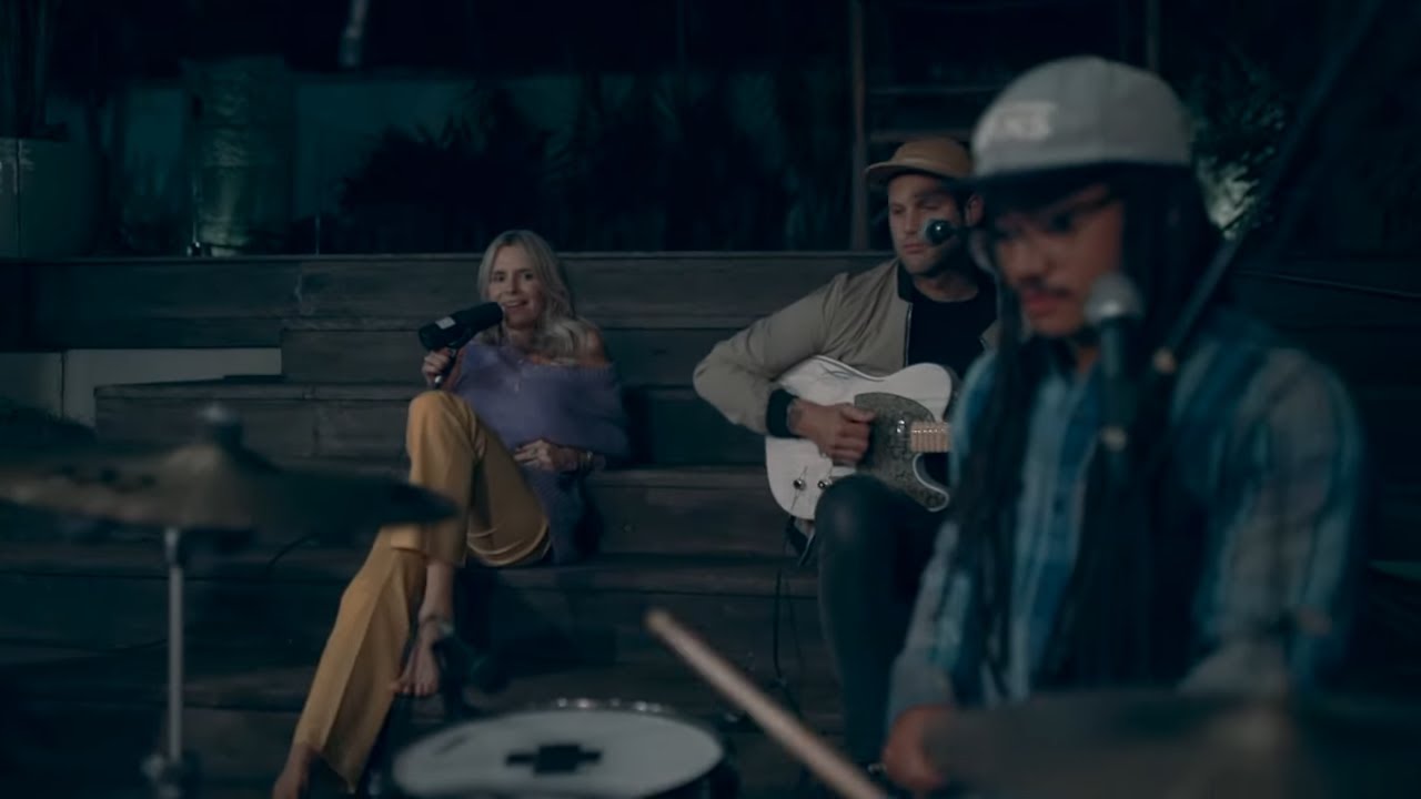Messy Acoustic Performance (Holly Wild) - YouTube