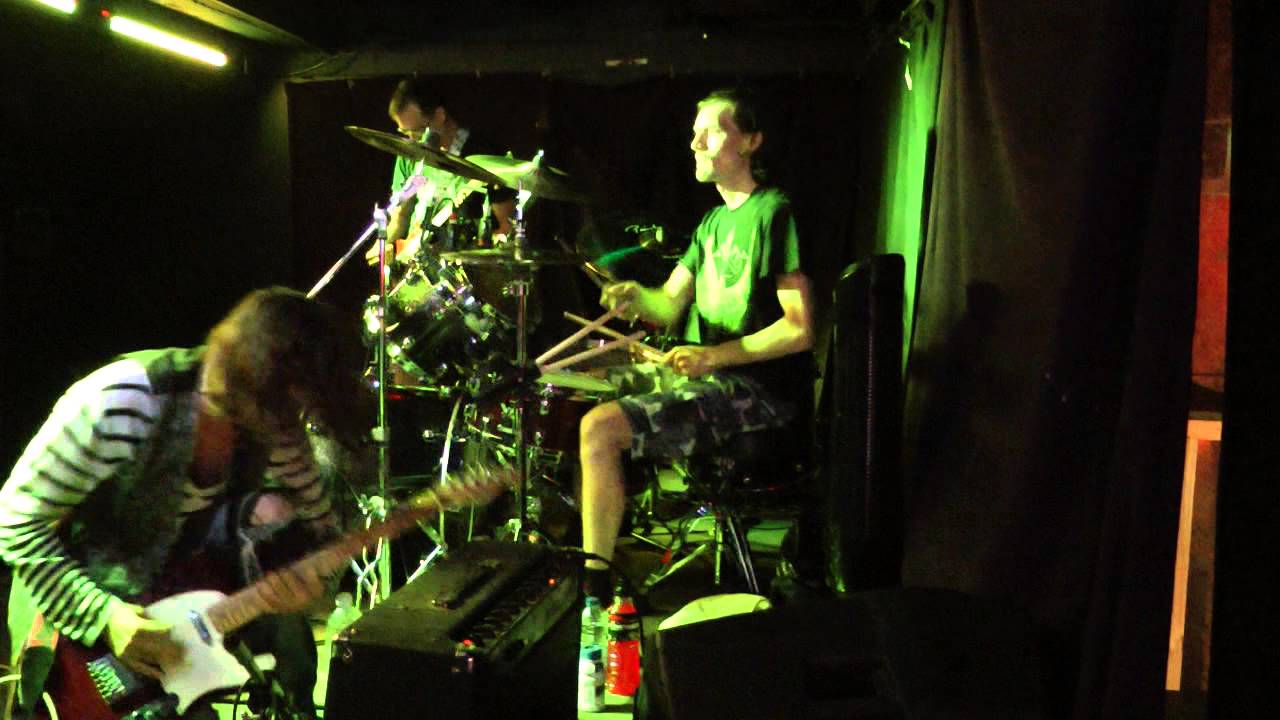 Concert Nirvana 29-08-2014 - 01 - Scentless Apprentice - YouTube