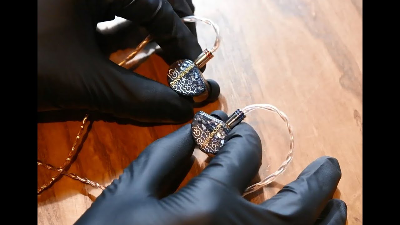 AAW Mockingbird (Brief Hands-on) - YouTube