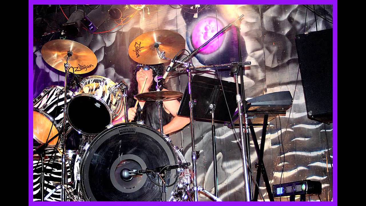 Mitch: LED ZEPPELIN: BLACK DOG (LIVE DRUMMING) - YouTube