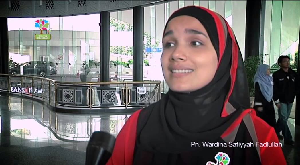 RAISING YOUNG KHALIFAH 2013 - WARDINA SAFIYYAH - YouTube