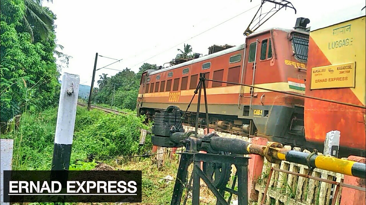 16605 Mangaluru Central Nagercoil Ernad Express | Arakkonam WAP4 ...