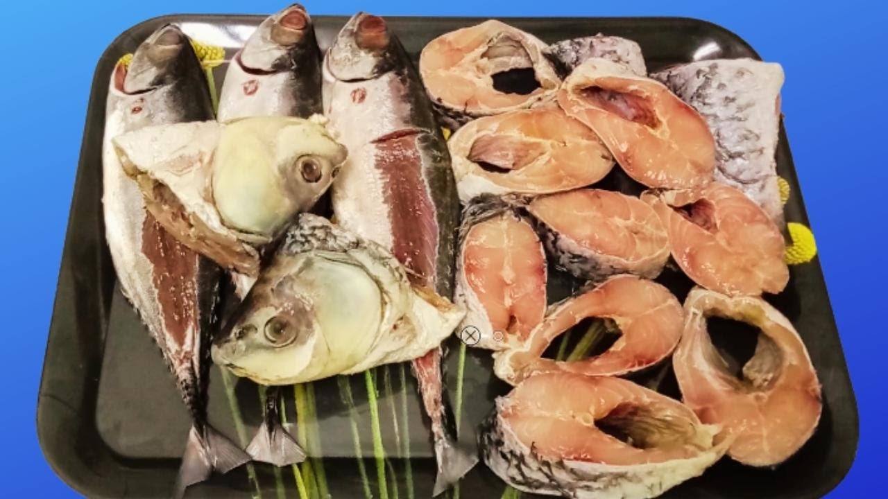 HOW TO SEASON & FRY A FISH WITHOUT GETTING STICKY - YouTube