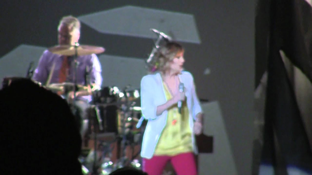Sugarland Settlin' live - YouTube