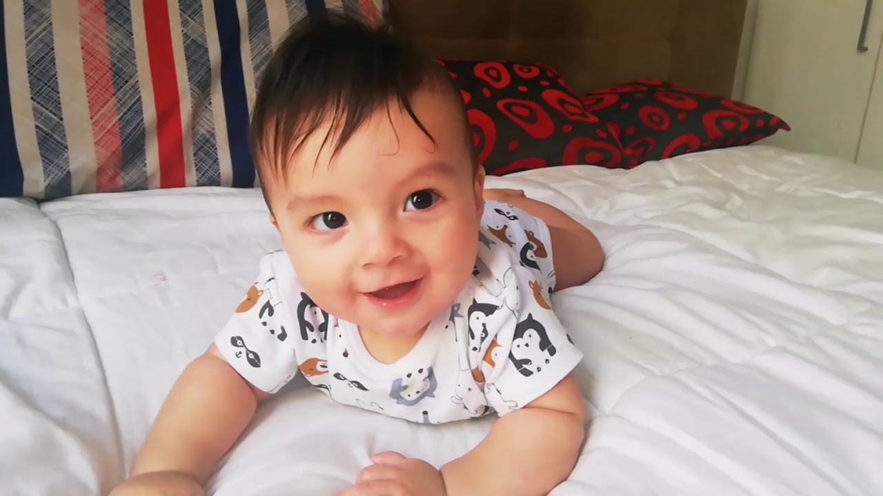 Bebé balbuceando #cantandoconbrillany - YouTube