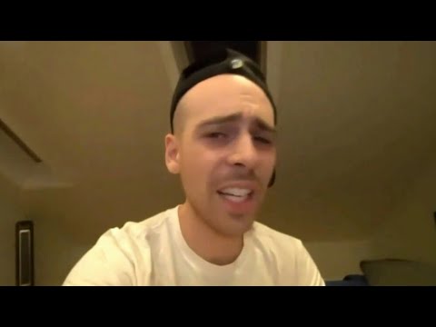 JayStation Facetimes An Alien At 3AM - YouTube