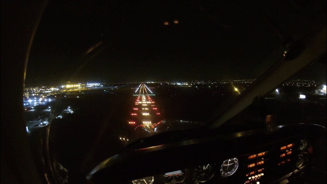 Voo Noturno ️ Night Flying [PIPER PA-28-181] - YouTube
