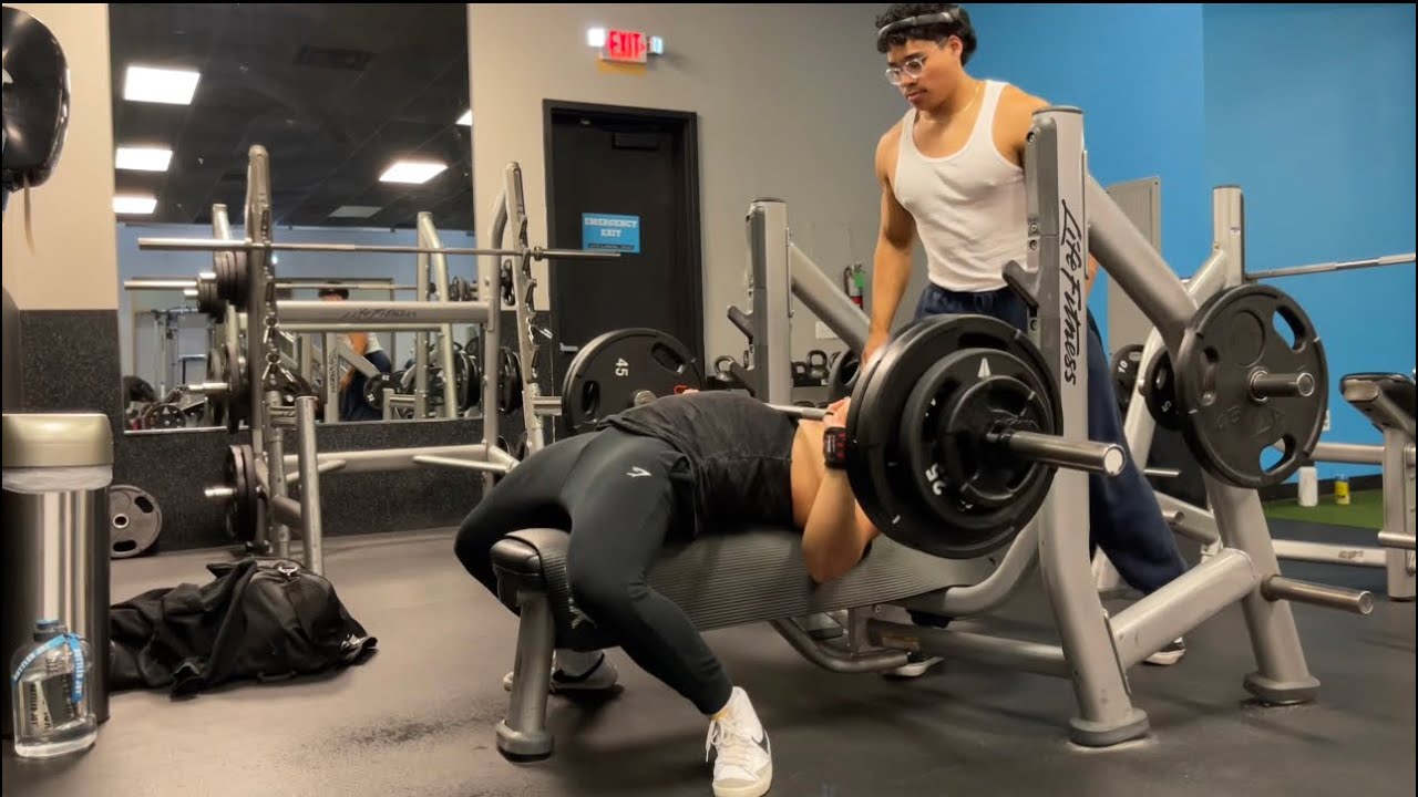 HIGHSCHOOLER GOES TO THE GYM | BACK AND BICEPS WORKOUT | GOOD VIBES ...
