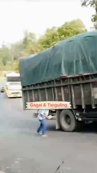 Truk Gagal Nanjak Sampai Terguling!!! - YouTube