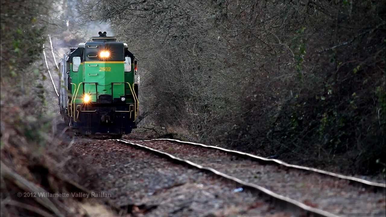 WVRR 2502 with a manifest train through Mount Angel and Woodburn, Oregon 1-26-2012 - YouTube