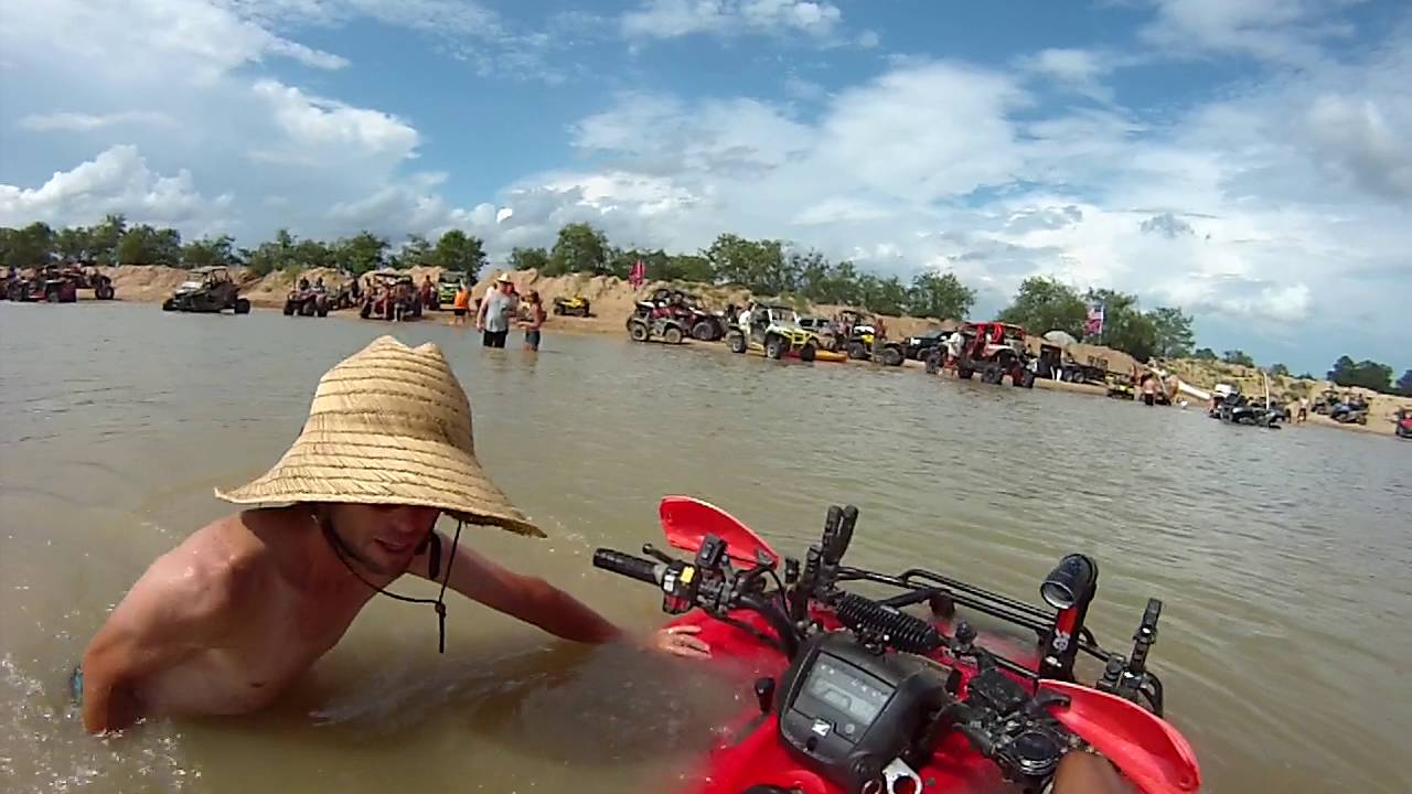 MUDD MAN TAKES HIS 420 SWIMMING @ BUSCO BEACH - YouTube