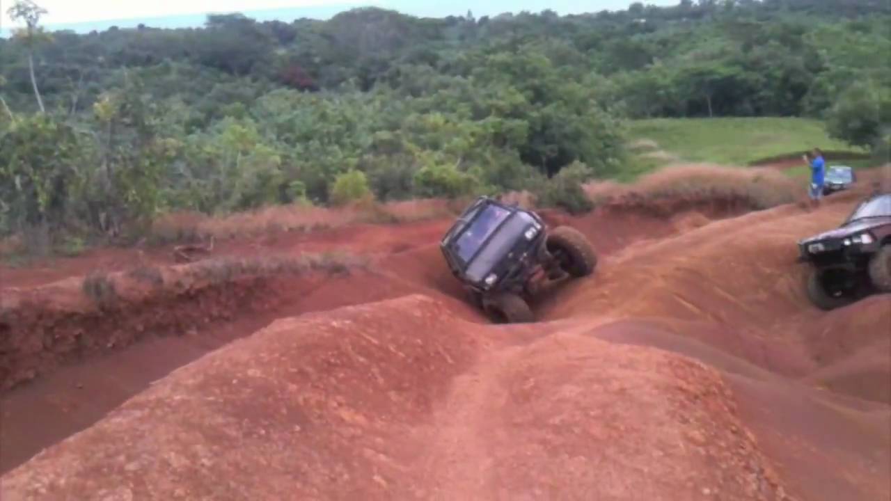 Hawaii 4x4 - Playing in the Ruts - YouTube