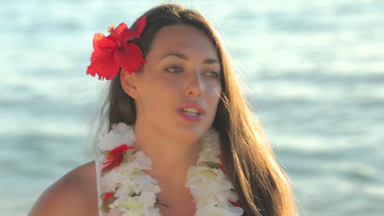 Hannah Mae Rector "Warm Christmas" music video - YouTube