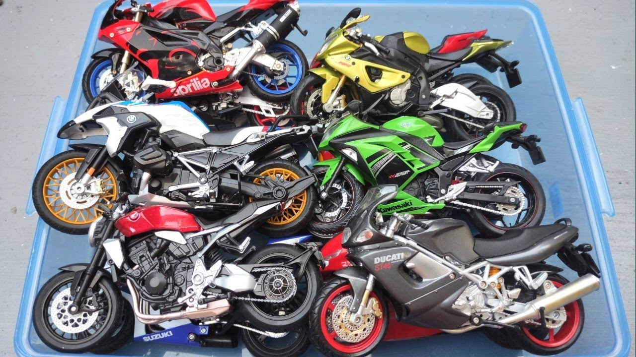 Reviewed in Hands Diecast Motorcycles 1/12 Scale in the Box - YouTube
