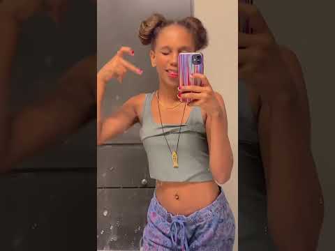 Teenage Girl Selfies in Bathroom#selfie #teenfashion #bathroomselfie #casualstyle