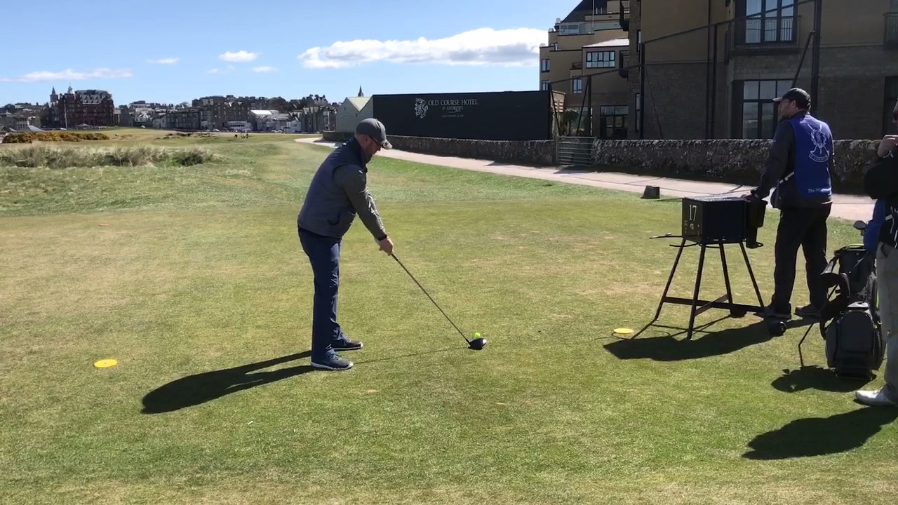 Tee shot over the hotel at St Andrews - YouTube