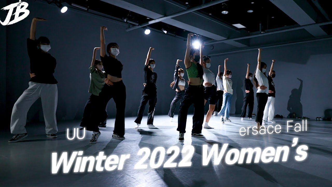 [Voguing Choreography] ersace Fall-Winter 2022 Women’s | Fashion Show ...