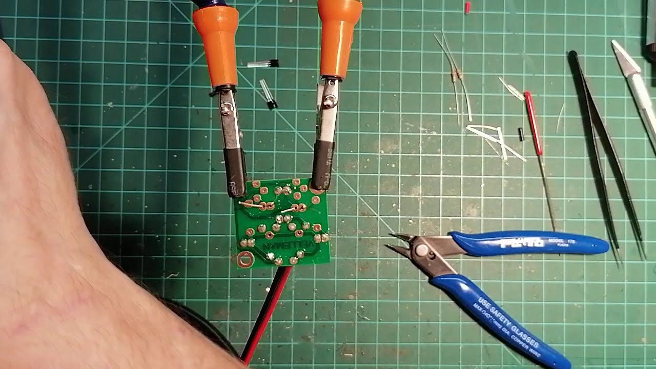 Building a flasher board - YouTube