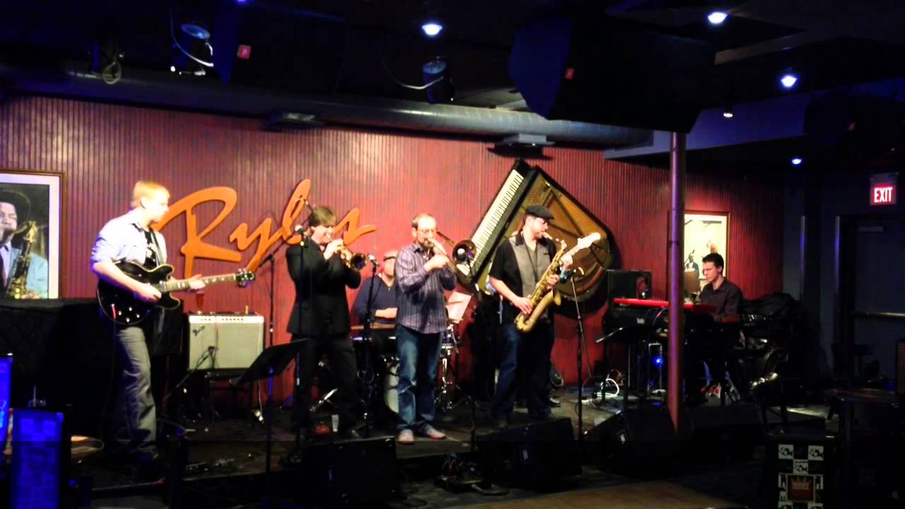 Boston Horns ( Dyn-0-Mite ) - YouTube