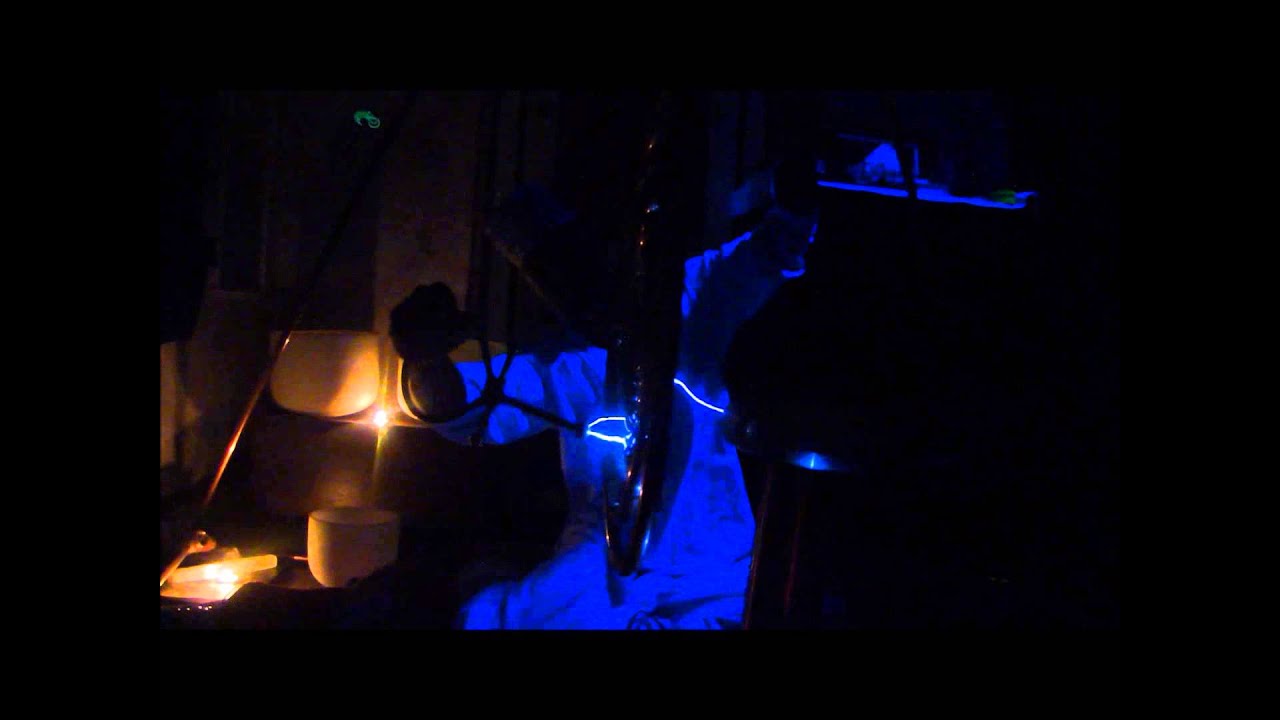 Crystal Pyramid Tesla Coil Scalar Waves - YouTube