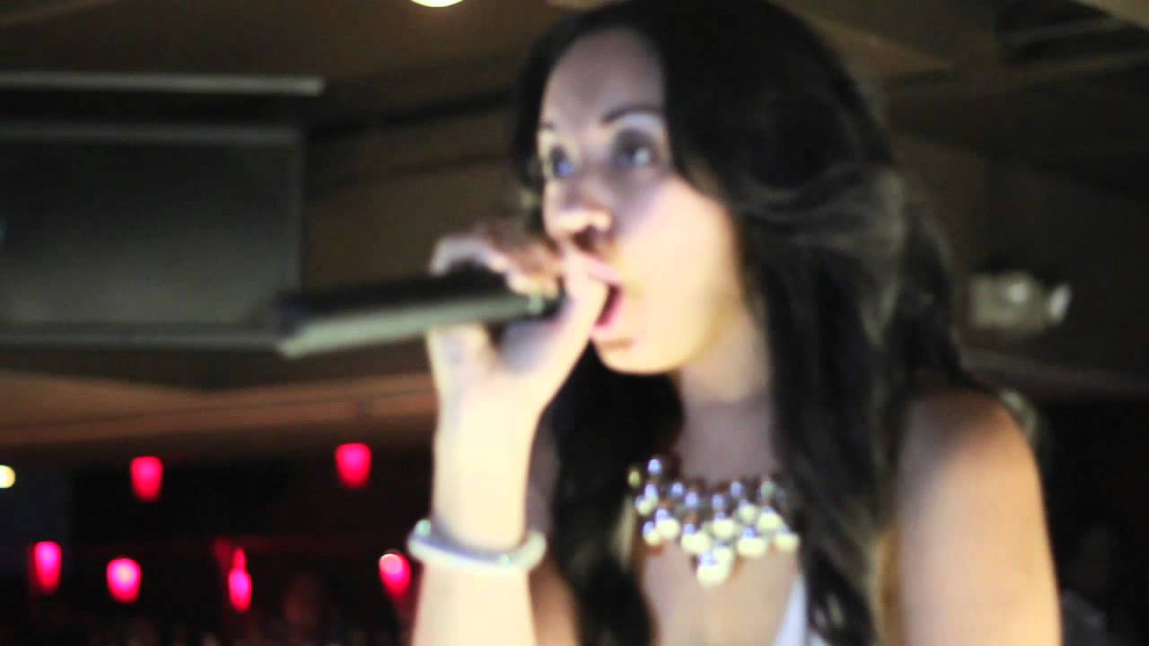 Drea Love Live Performance with R. Kelly - YouTube