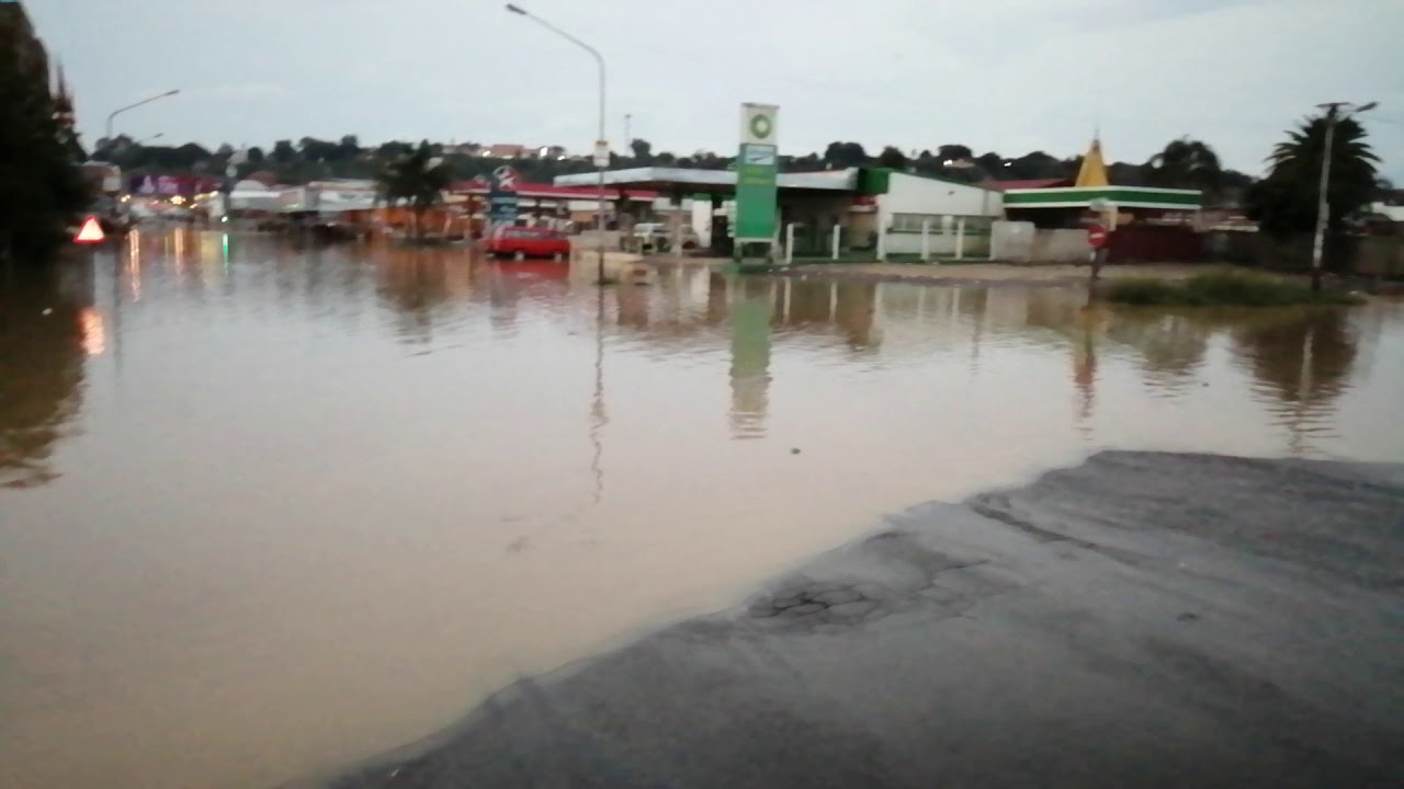 Ladysmith floods 2021 - View from Shepstone Bridge - YouTube