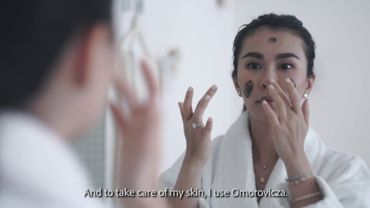 Get Ready With Datin Dian Lee | Omorovicza - YouTube