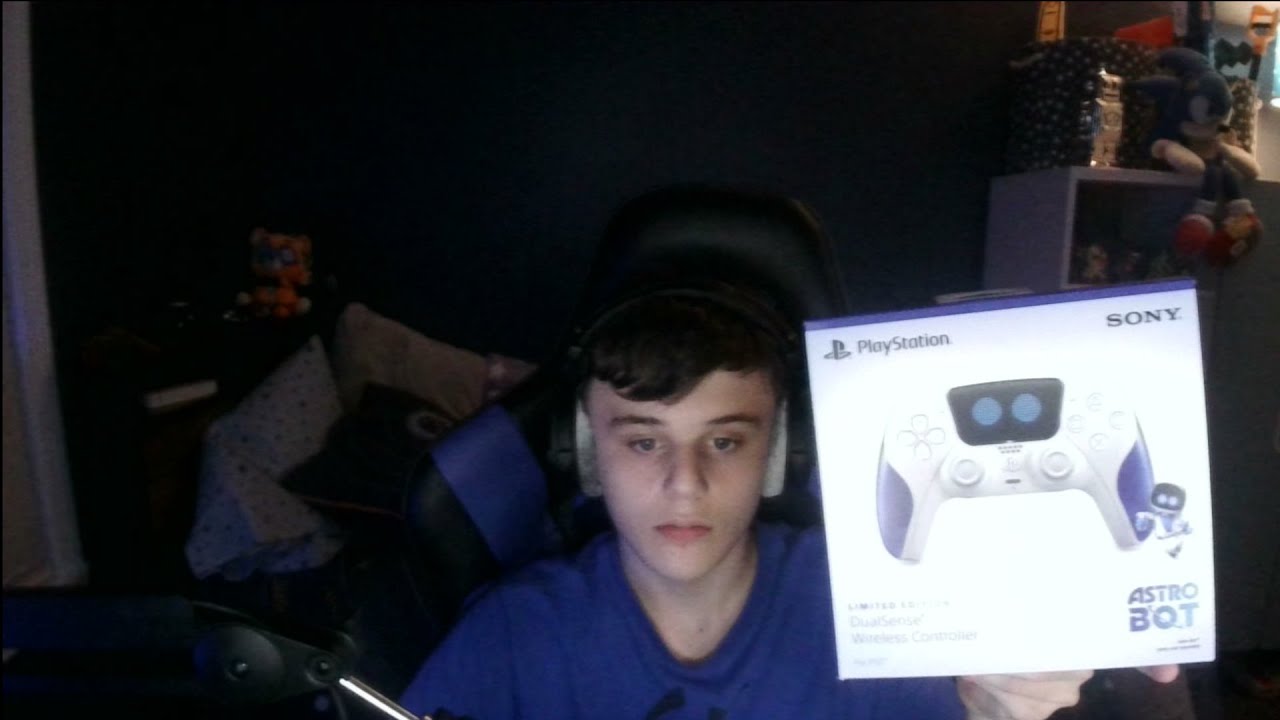 unboxing the new astro bot controller - YouTube