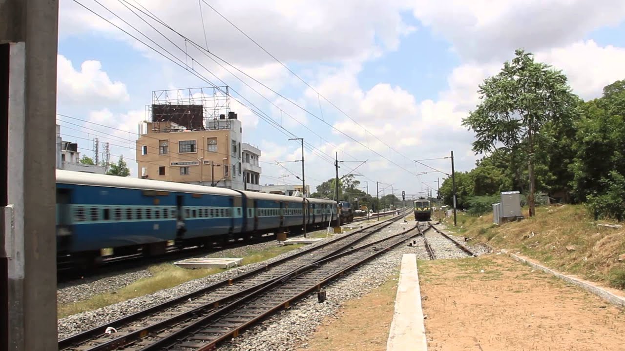 GT46PAC WDP4 in High Speed at Ghatkesar with Sabari Express. - YouTube