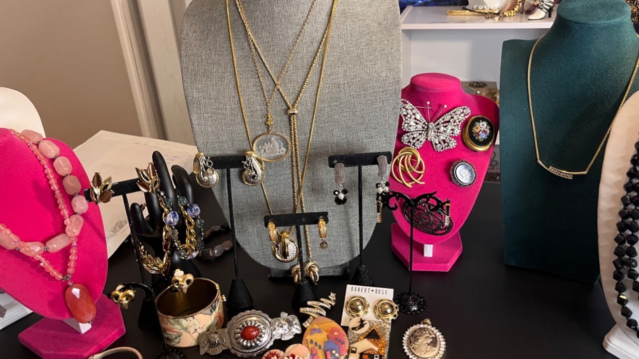 Live Jewelry Auction: Jewelry from Thrift Finds Videos - YouTube
