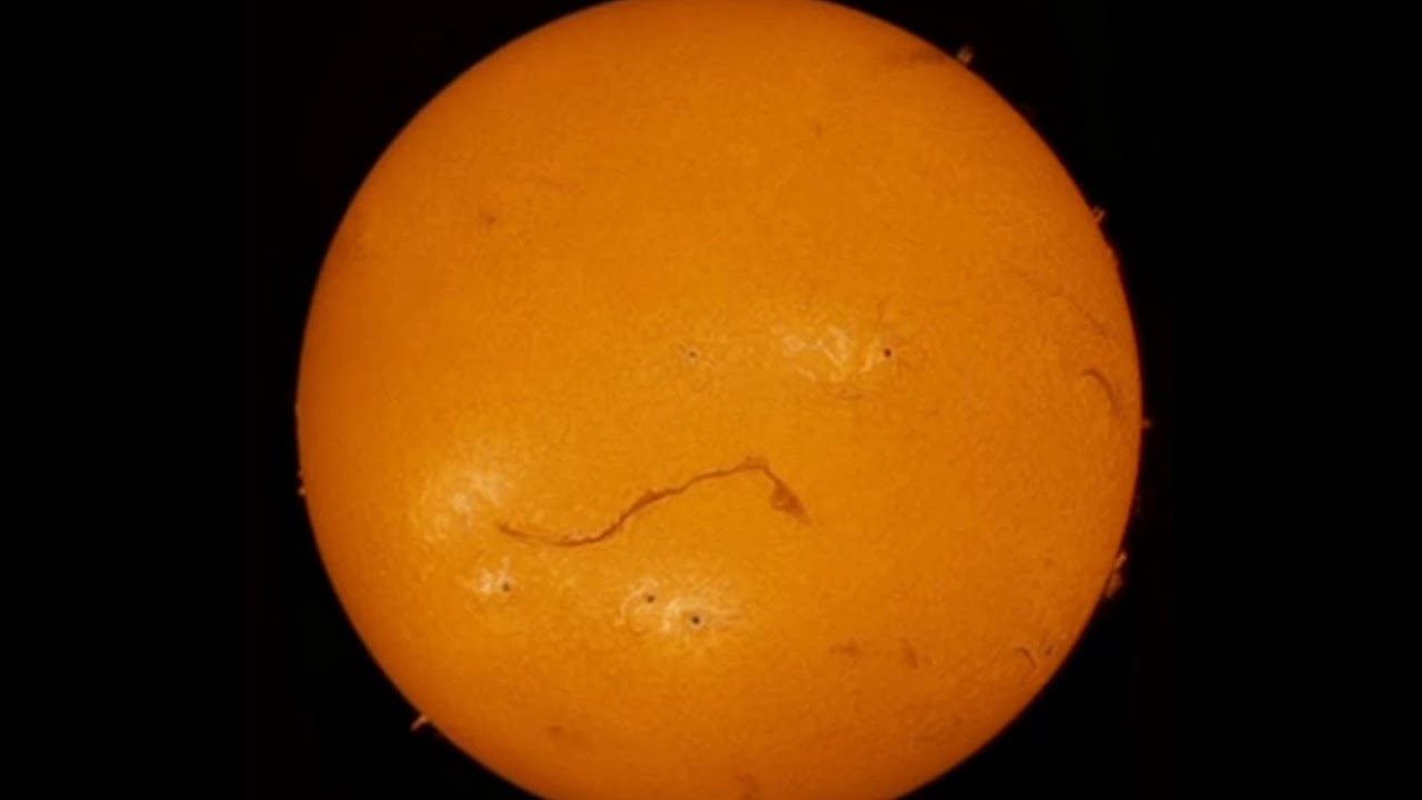 Scientist Discovered A New Huge Crack On The Sun's Surface - YouTube