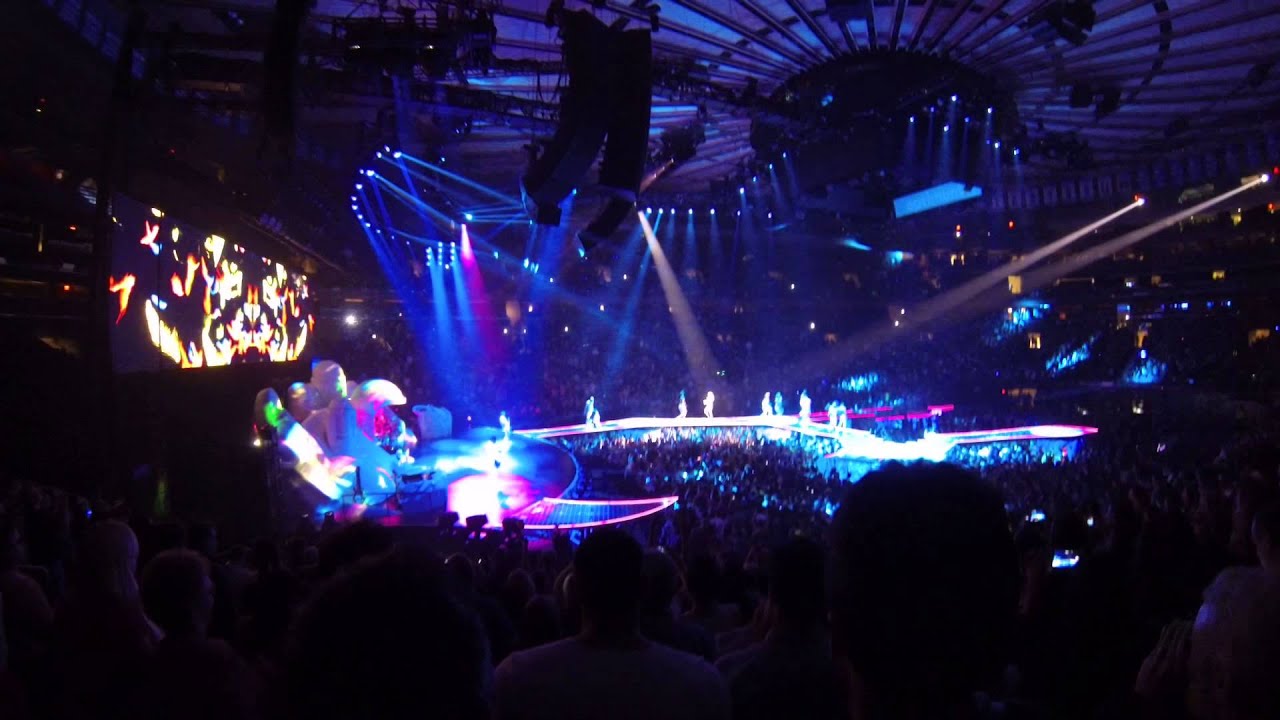 Lady Gaga Live @ Madison Square Garden "G.U.Y" - YouTube
