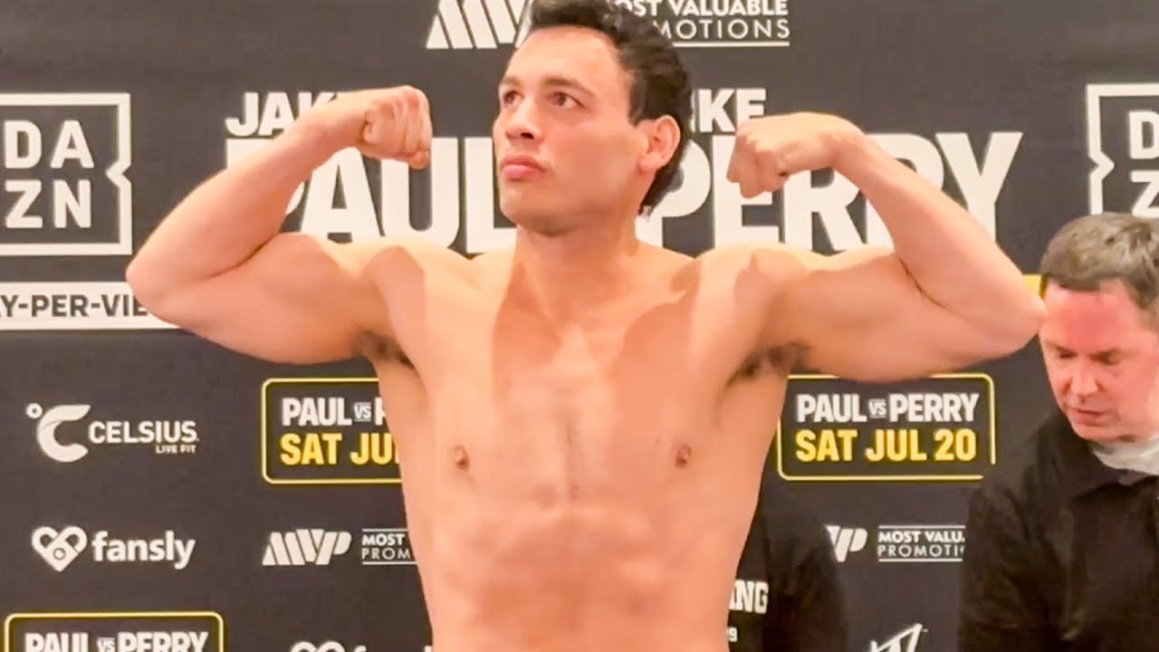 Julio Cesar Chavez Jr WEIGH-IN vs Uriah Hall - YouTube