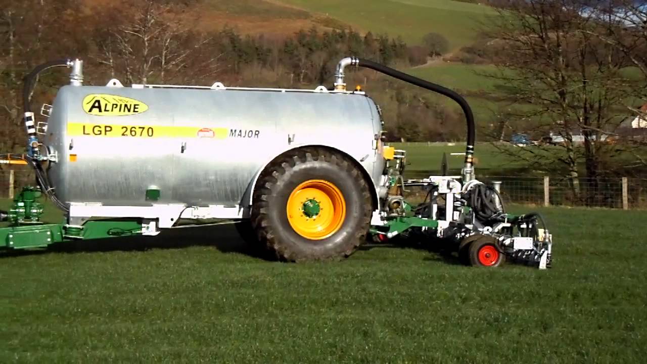 Major's new Alpine tanker with trailing shoe - YouTube