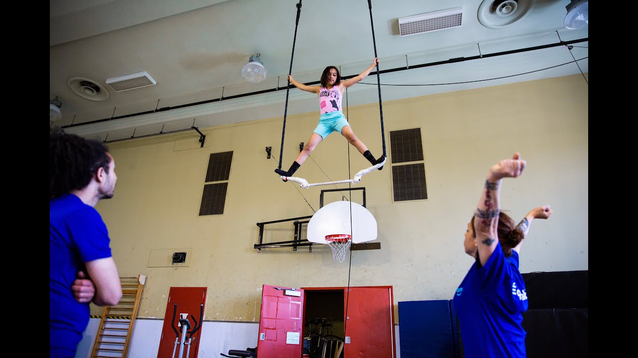 Social Circus Acrobatic Youth Classes Montreal: Petit Cirque Sablon ...