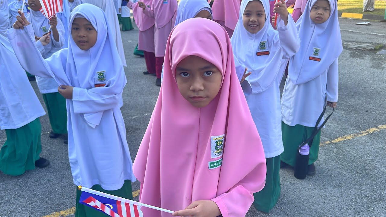 Keranamu Malaysia 🇲🇾 by Students @sraisc - YouTube