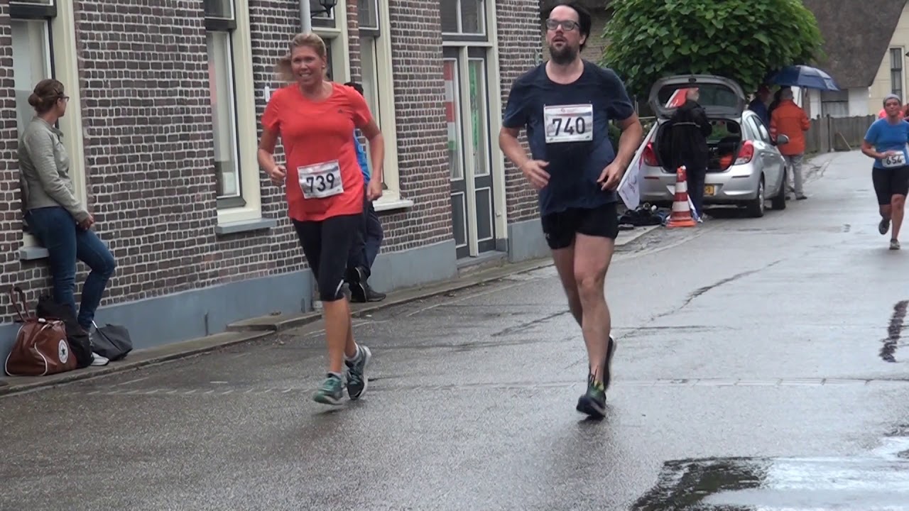 Loop naar de Pomp Noordeloos 5 kilometer wedstrijd - YouTube
