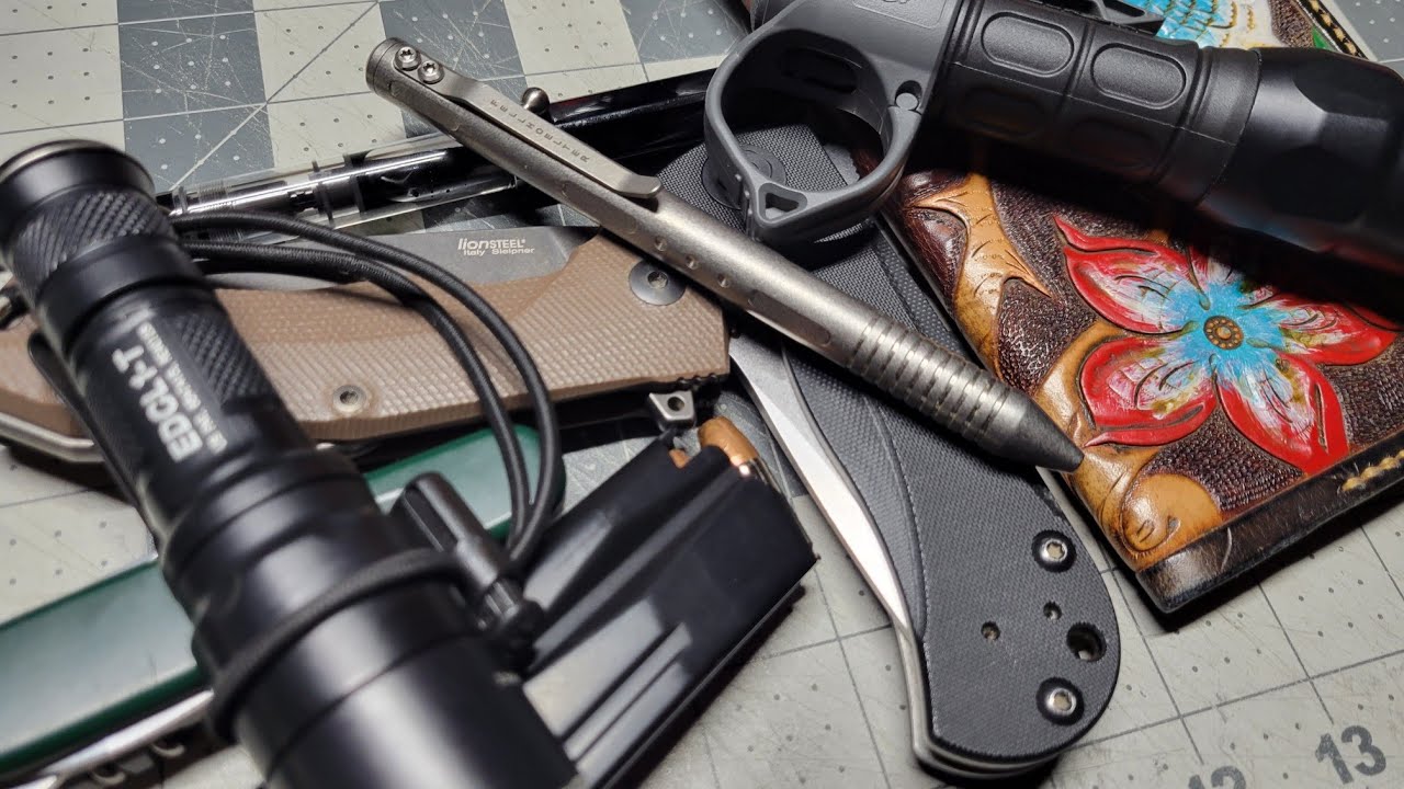 Everyday Carry Essentials, Building your EDC loadout. - YouTube