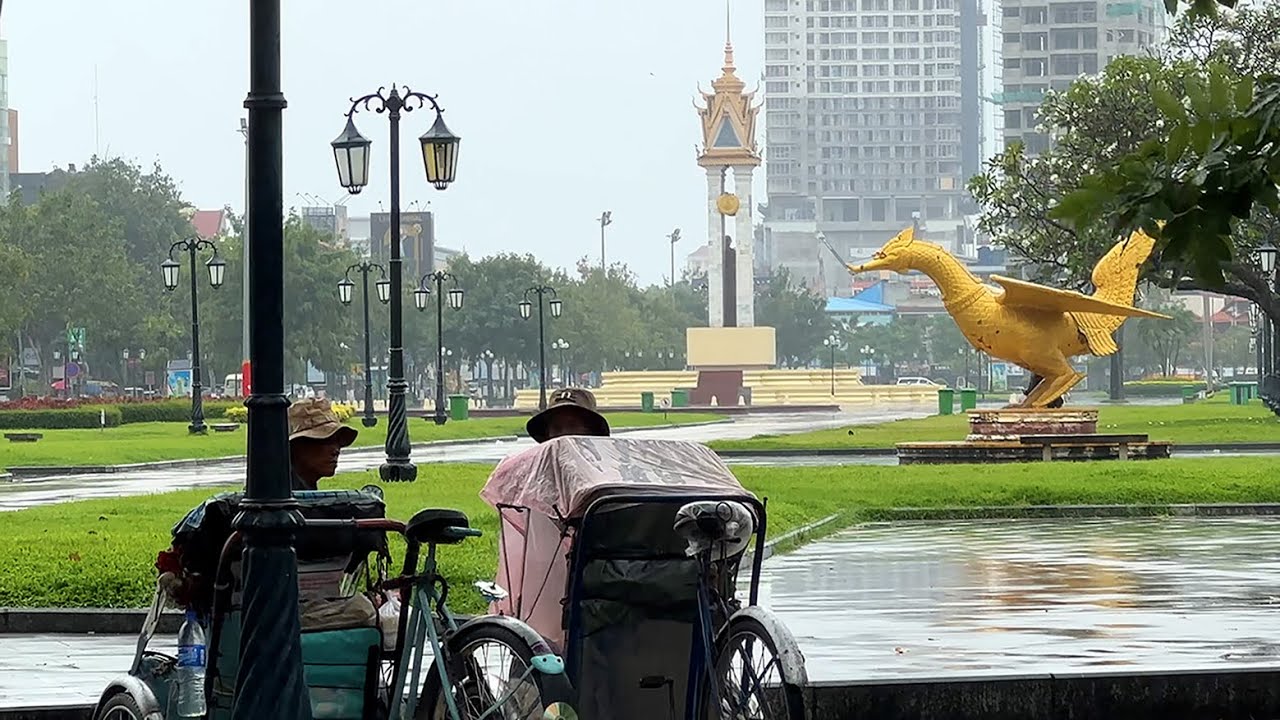 Phnom Penh, 🇰🇭Cambodia【Wat Botum Park】【4K】 - YouTube