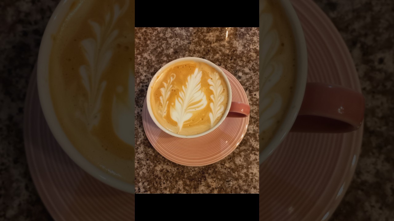 leaf latte art 🌿 #shortvideo #coffeelatteart #coffee #latteart - YouTube