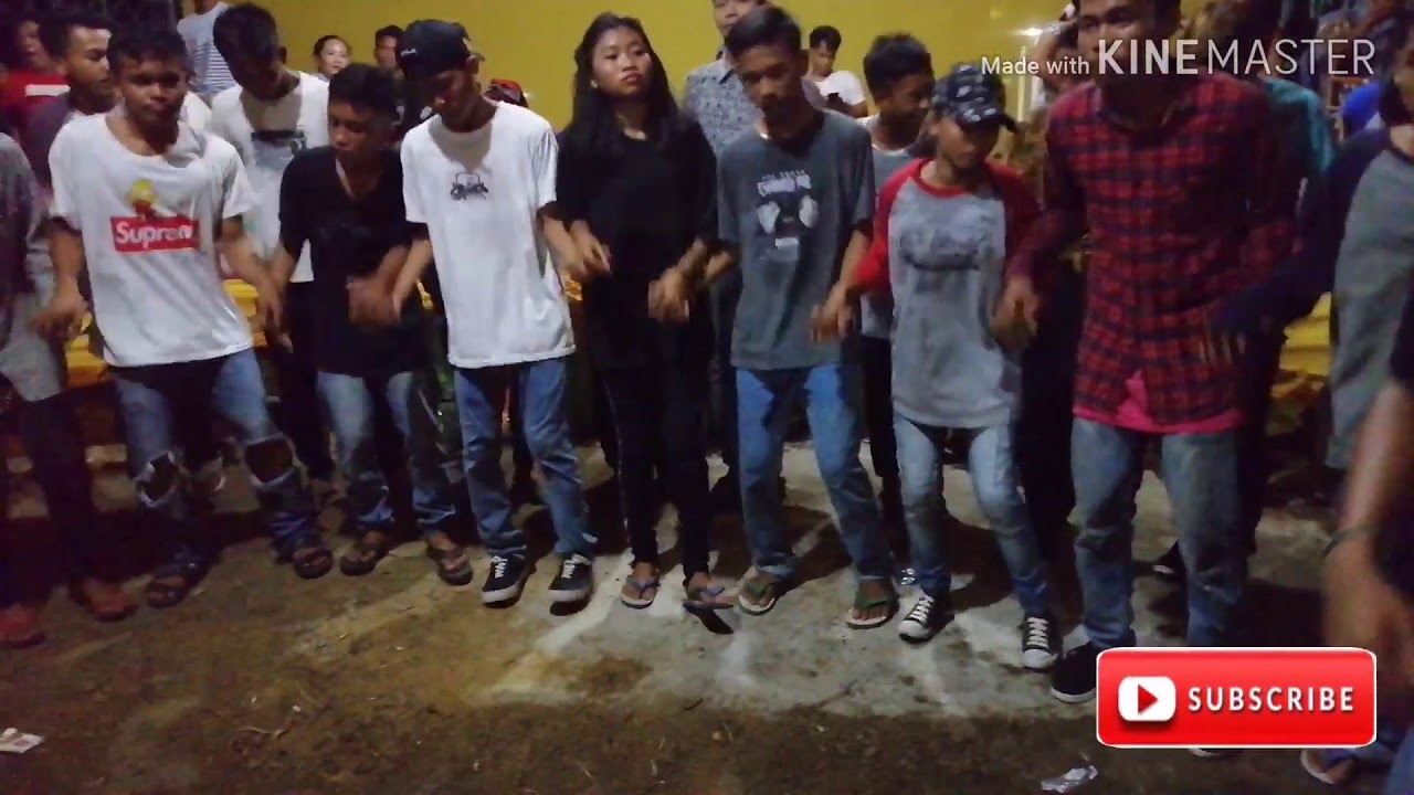 Molulo, tarian khas sulawesi Tenggara - YouTube