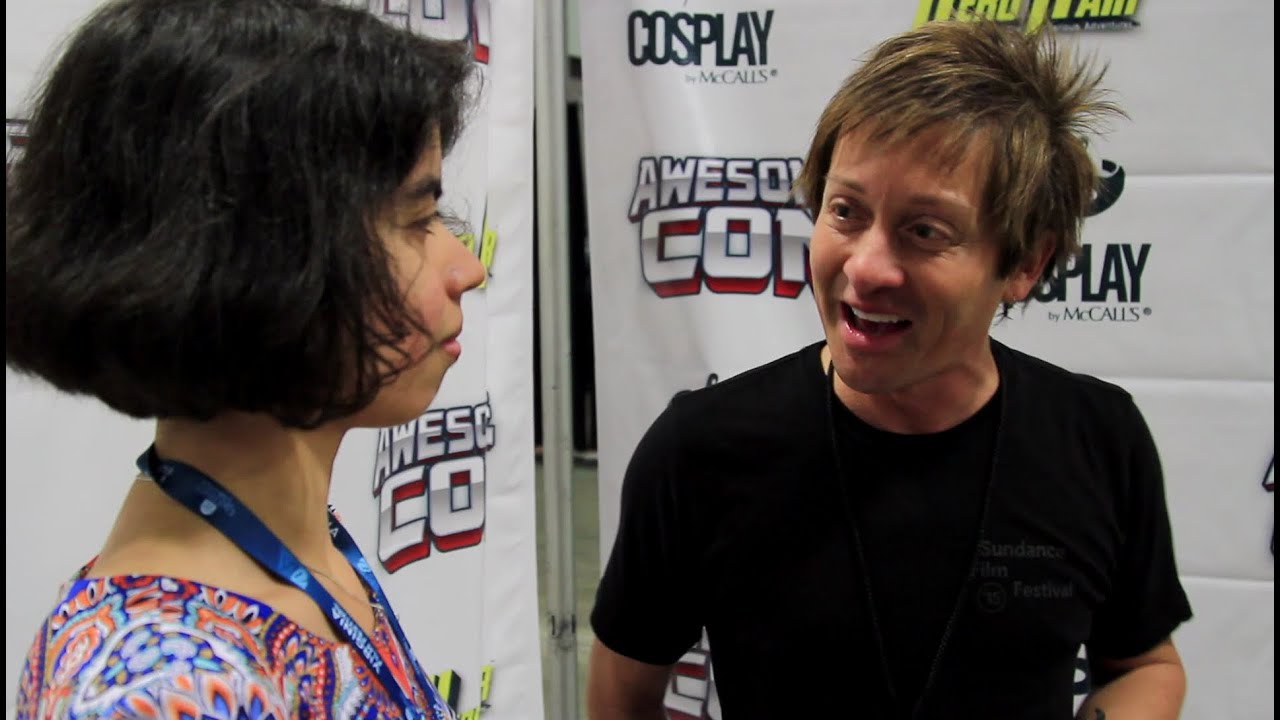 Pat Cuadros Interviews Johnny Alonso at 2016 Awesome Con - YouTube