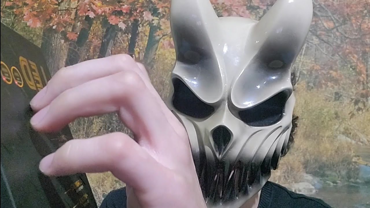 Slowly Tapping And Scratching A Box ASMR - YouTube