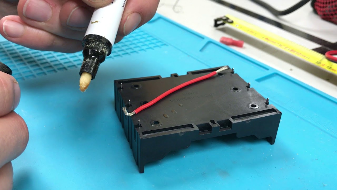 Scuttle Robot - Battery Pack - soldering the bottom side - YouTube