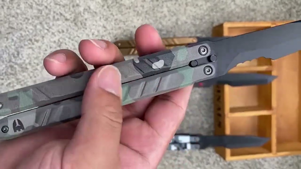 Valorant Recon Knife Balisong Trainer - YouTube